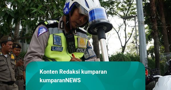 Polantas Kini Tak Lagi Dibekali Buku Tilang, Diganti dengan Buku ...